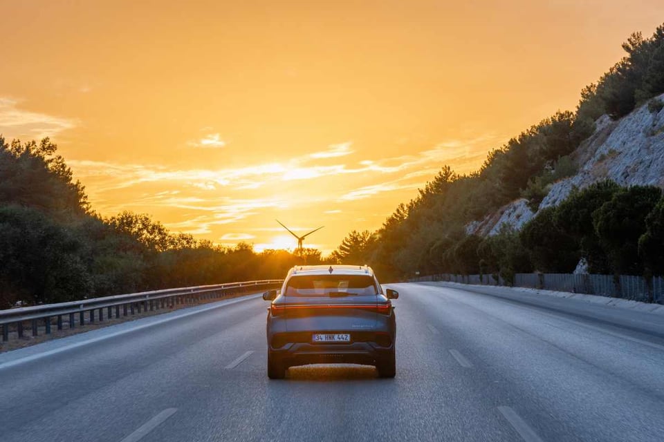 Tesla vs. China’s BYD: Comparative analysis of two electric automotive ...