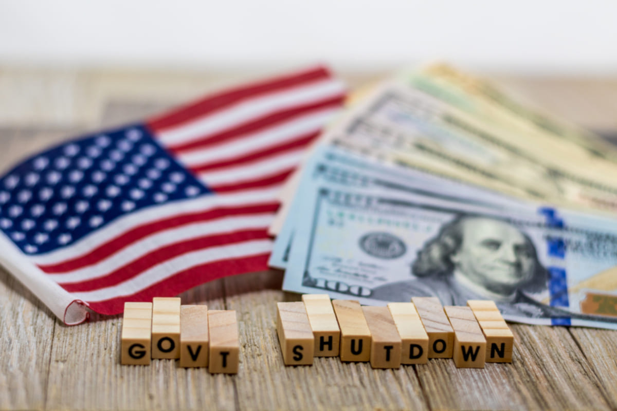 U.S. government shutdown hits economy hard with $15 billion weekly losses