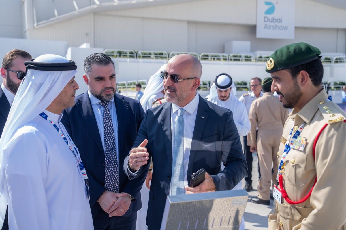 Dubai Police expands luxury patrol fleet with new Bentley Bentayga ...