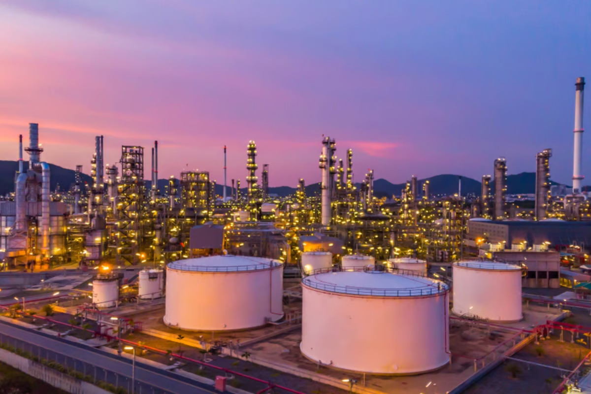 IEA announces largest-ever oil stock release of 400 million barrels