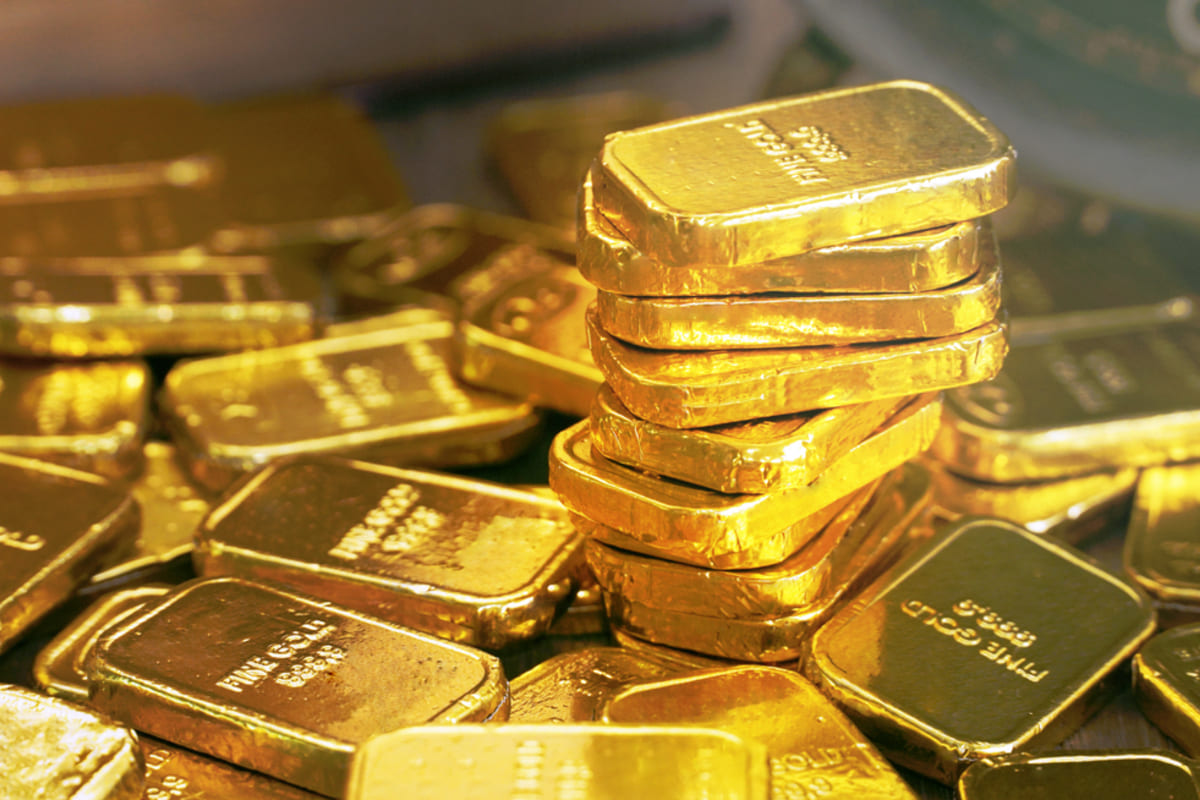 Gold prices see modest rise to $4,827.38 on Middle East conflict ...