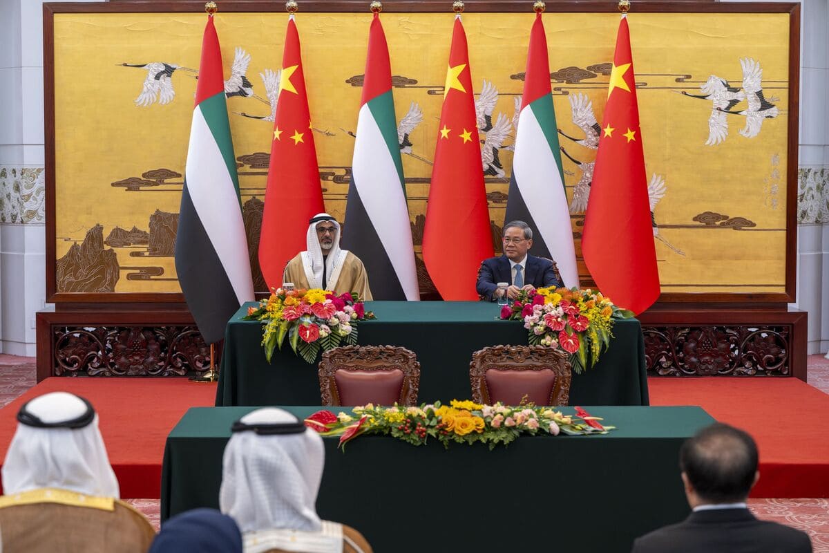 Abu Dhabi Crown Prince, China Premier sign clean energy, tech MoUs amid ...