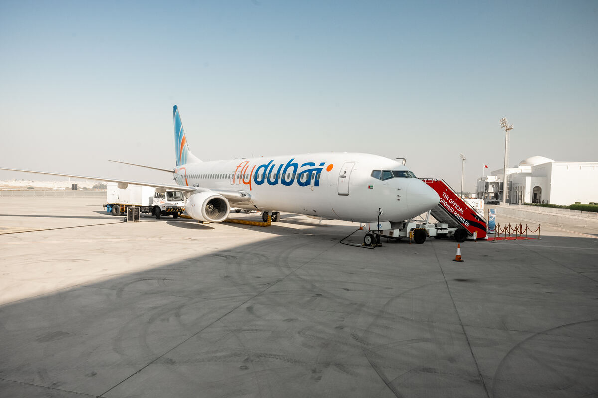 flydubai showcases latest retrofitted Boeing 737-800 aircraft at ...