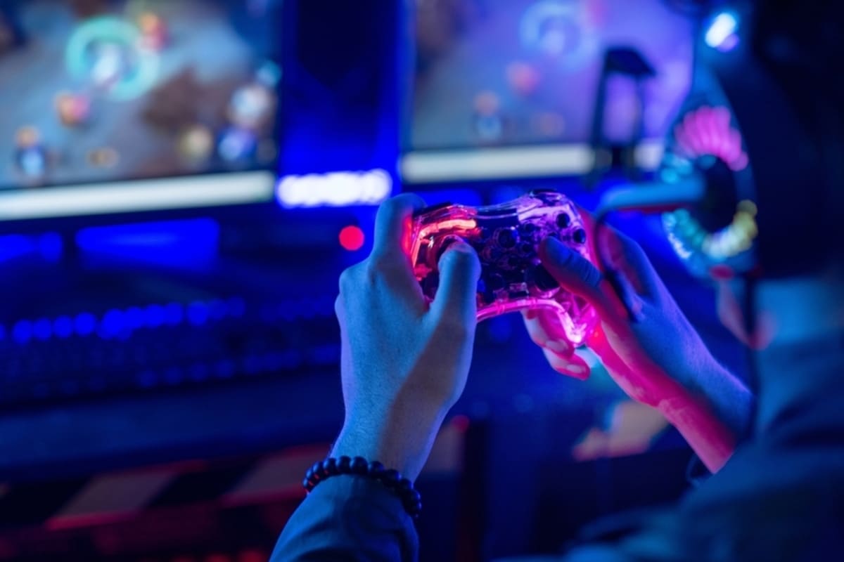 Saudi Arabia imports 2.4 million video game consoles in 2 years ...