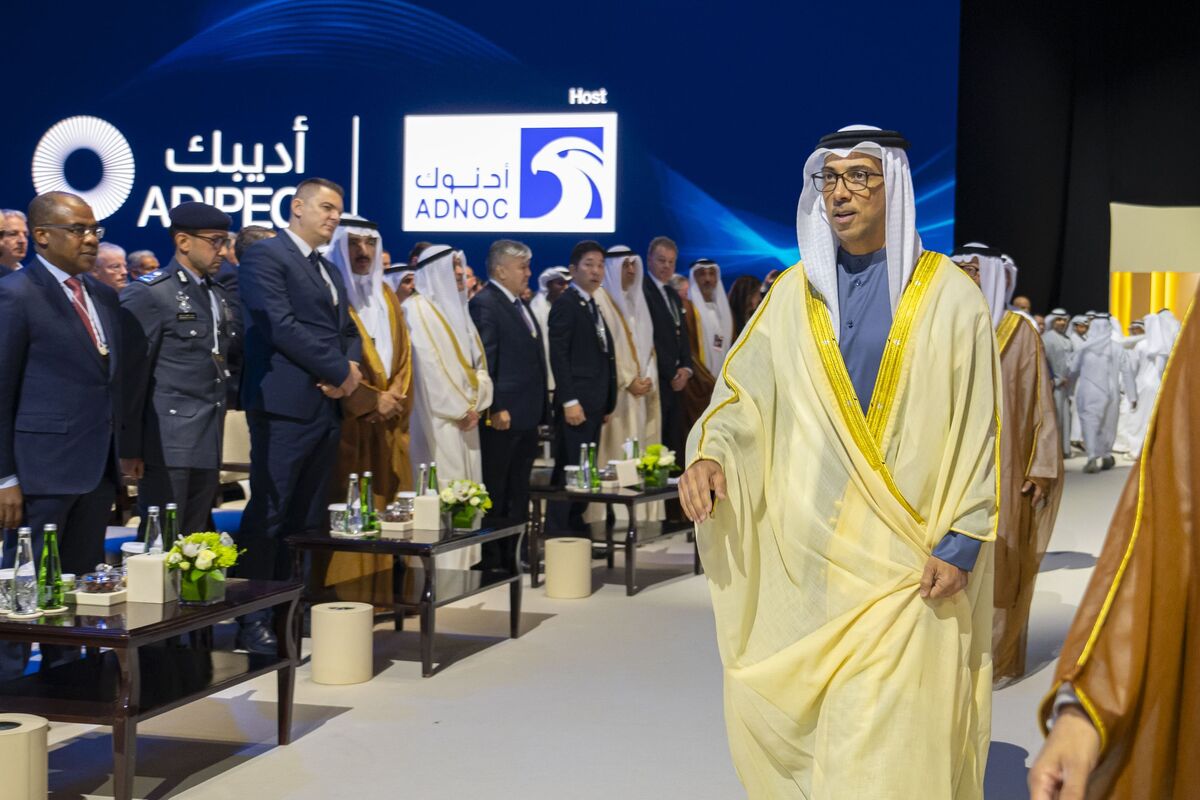 Sheikh Mansour bin Zayed inaugurates ADIPEC 2025