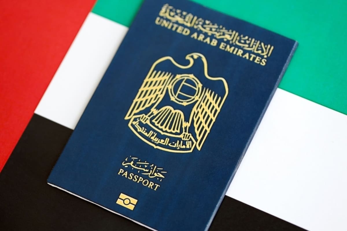 UAE: Streamlined passport and ID renewals now available in one smart ...
