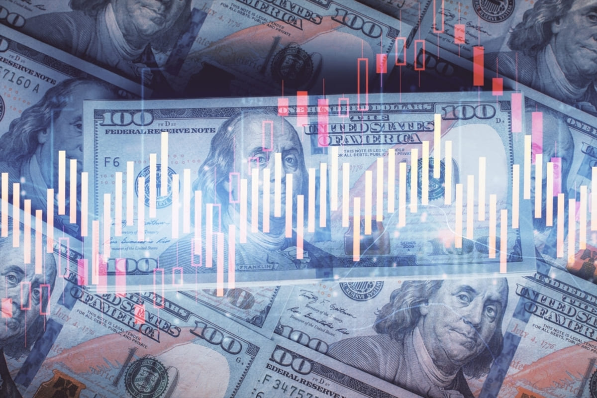 U.S. dollar wobbles as traders reassess Fed rate path, geopolitical risks